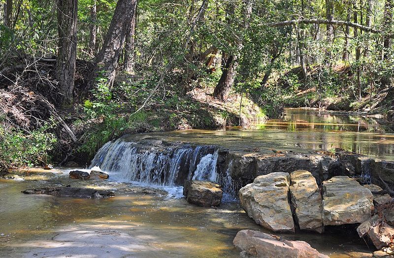 This magical waterfall hike in Texas feels like a hidden fairytale world