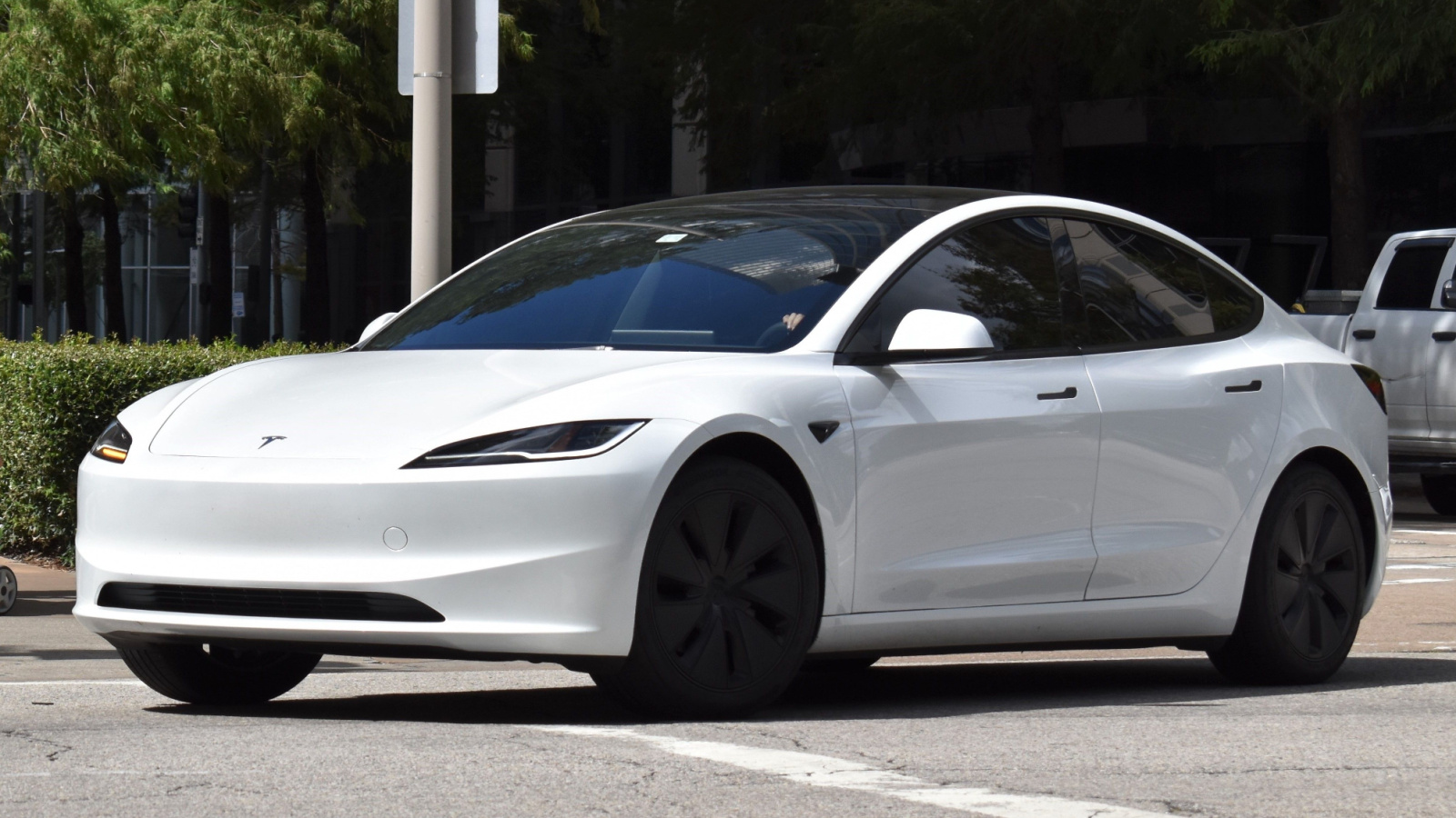 23 cars with touchscreens that make simple tasks dangerous