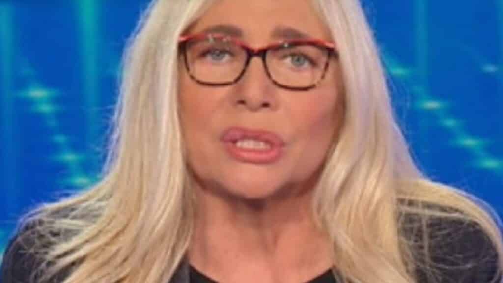Gaffe a Domenica In: la Venier manda un video e si sorprende della ...