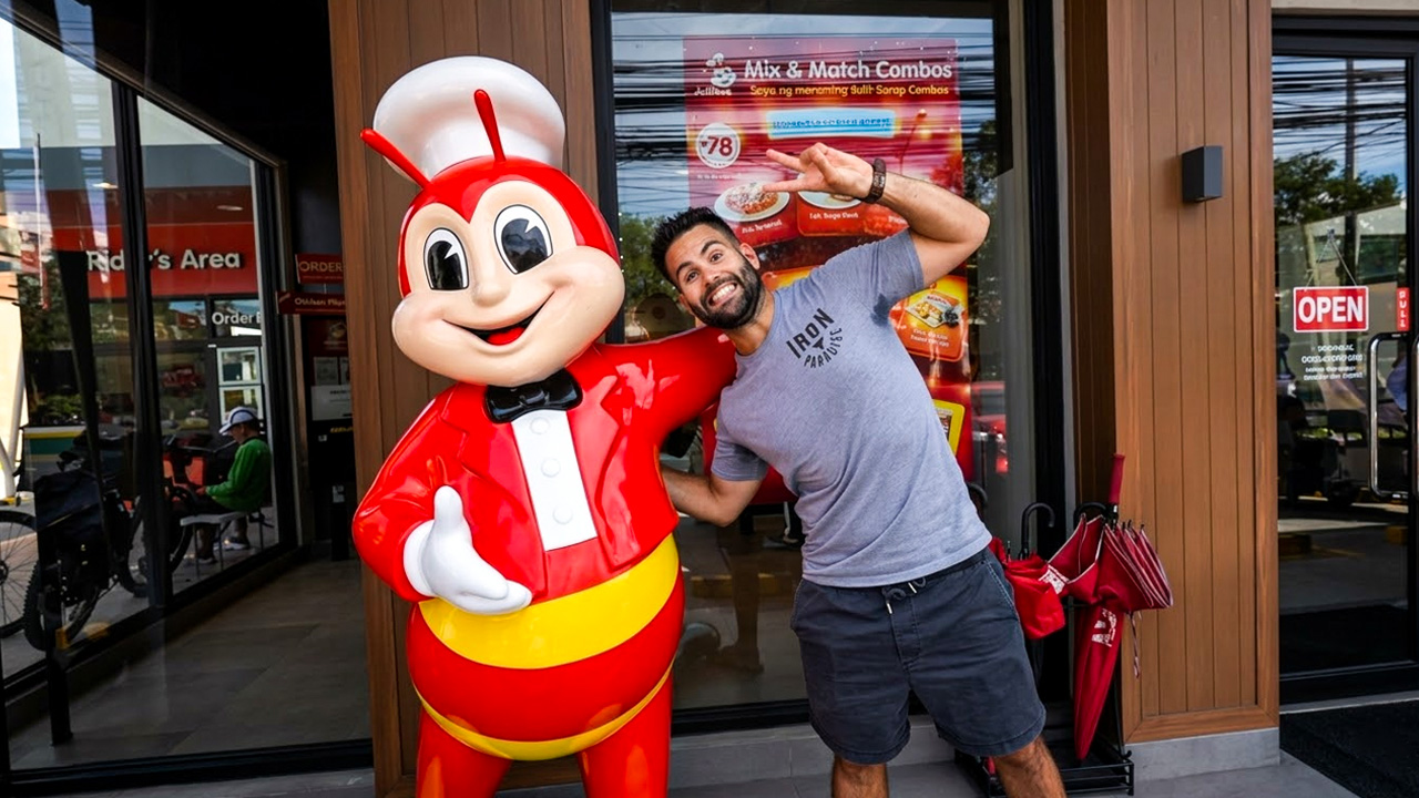 First time eating Jollibee in the Philippines: Iconic ChickenJoy steals ...