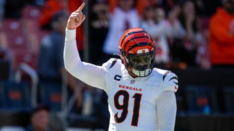 2026 NFL free agent tracker: Ranking top 50 signings by contract value
