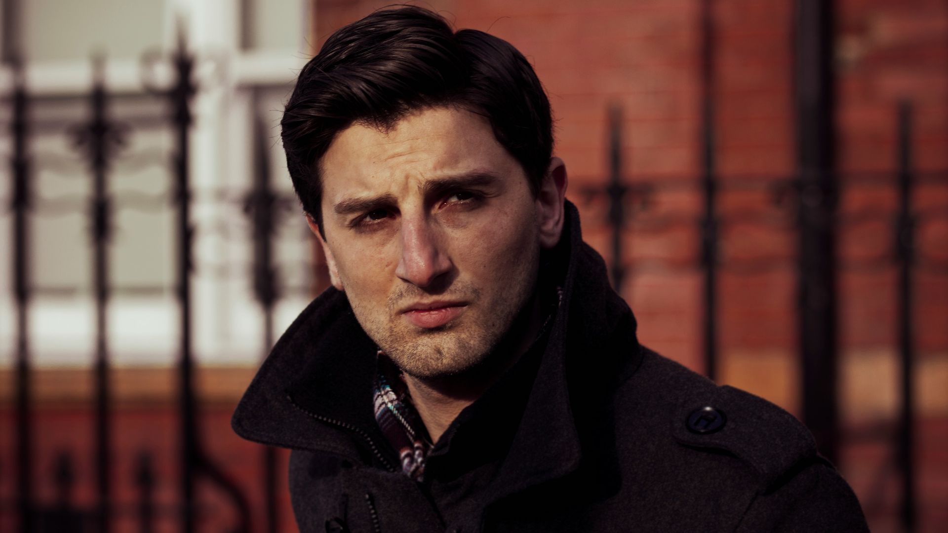 20 annoying flirting habits men keep using even though women hate them