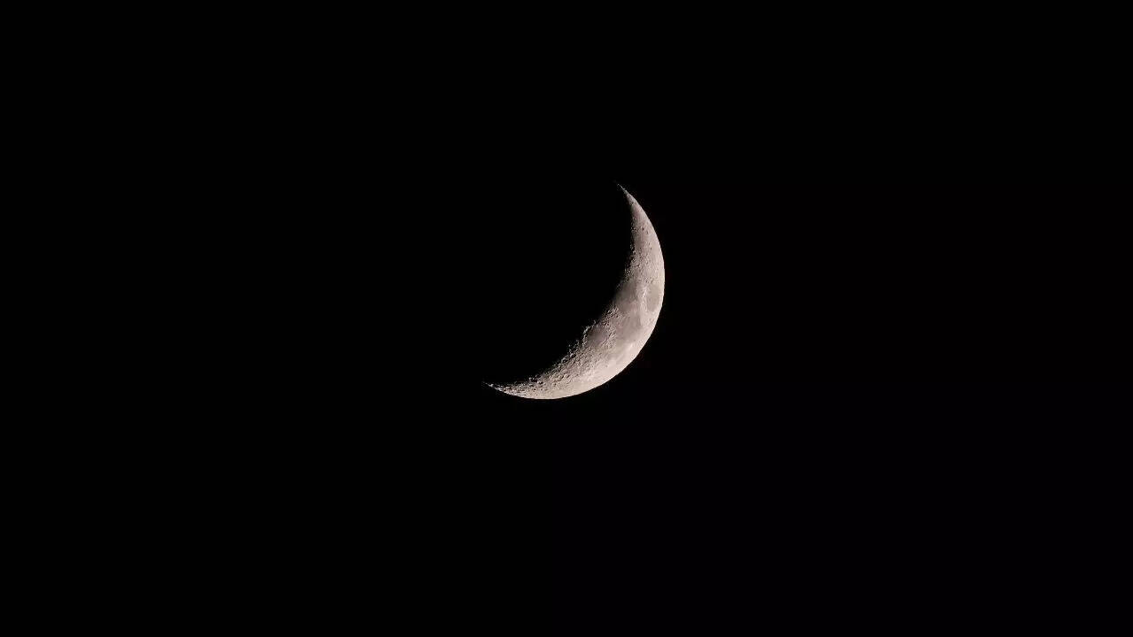 Crescent moon: What it is and why it appears thin in the sky
