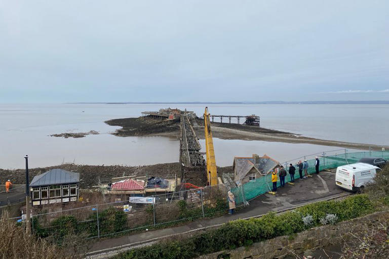 Iconic Waverley paddle steamer could make daily calls at reopened ...