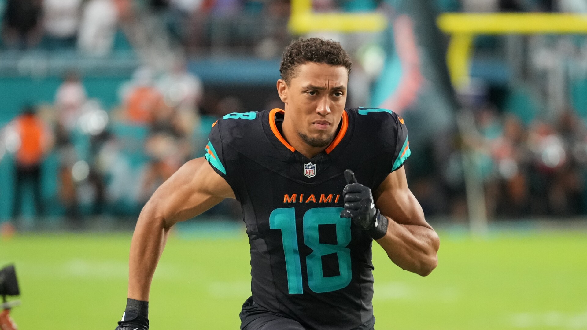 Colts sign WR Nick Westbrook-Ikhine, LB Akeem Davis-Gaither