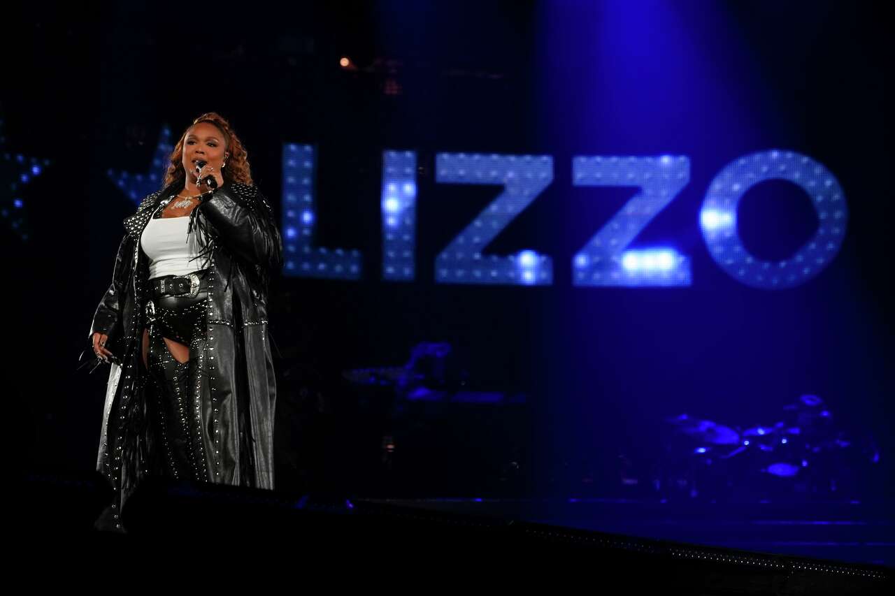 Lizzo announces children's book 'Lil Lizzo meets Sasha B Flootin'' in ...
