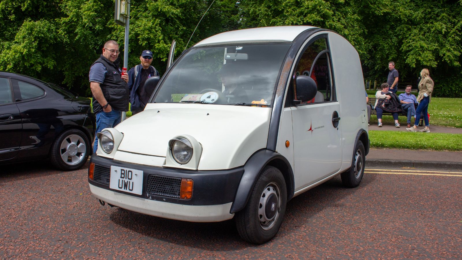 10 cars from the 1990s that designers took too far