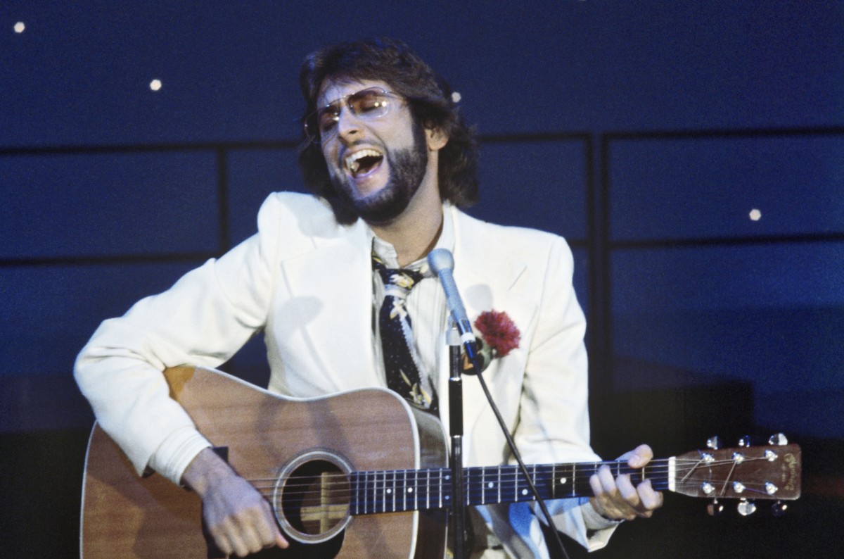Stephen Bishop announces comeback concerts after 7-year hiatus and ...
