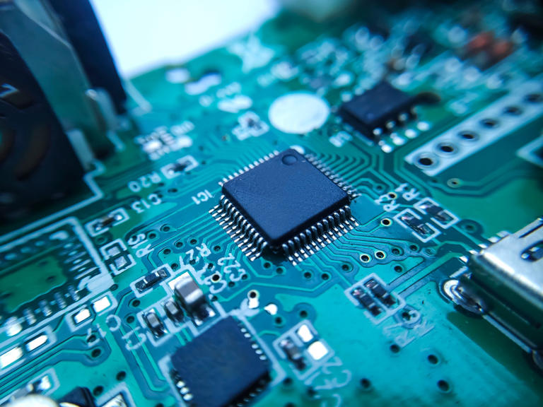 Semiconductor rally may face pullback as software shows signs of life ...
