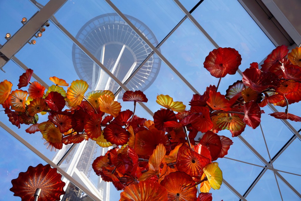 Man causes 'catastrophic damage' to Chihuly Glass Museum in Seattle