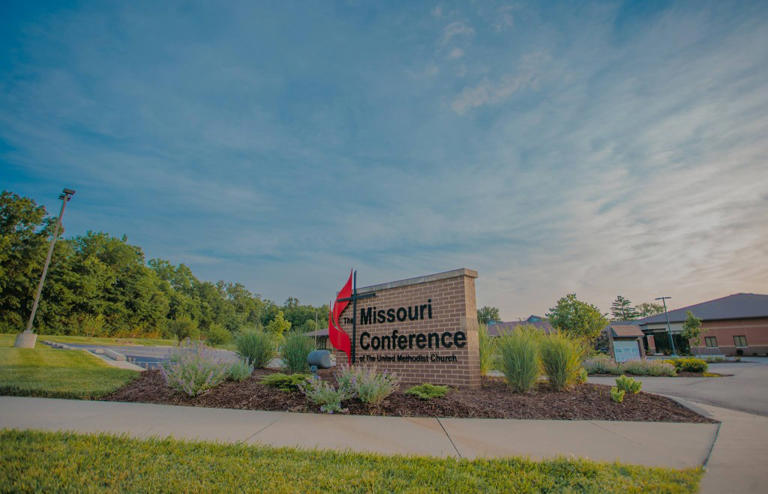 Missouri reverend suspended after being exposed as last manager of ...