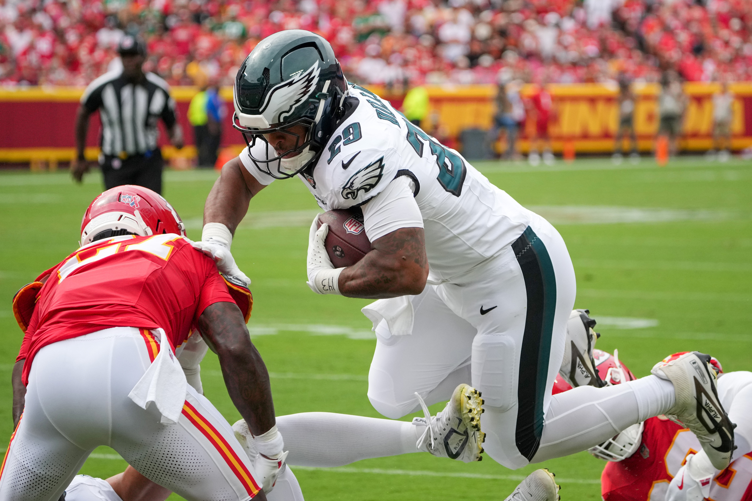 Panthers to sign RB AJ Dillon