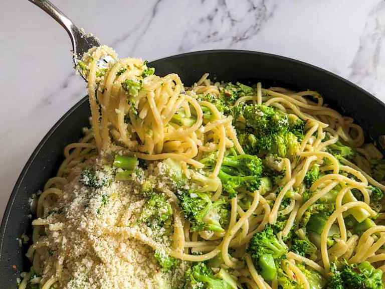 Smitten Kitchen's broccoli rubble pasta is so good, I make it twice a week