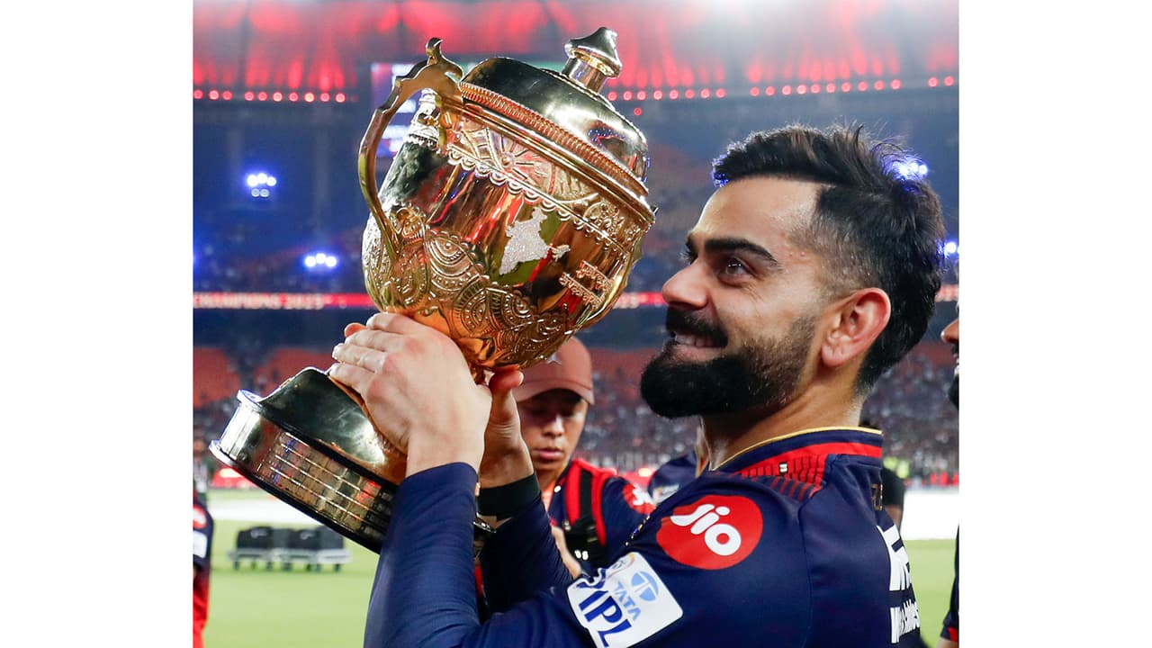 AB de Villiers hails Virat Kohli as RCB's heartbeat for IPL 2026