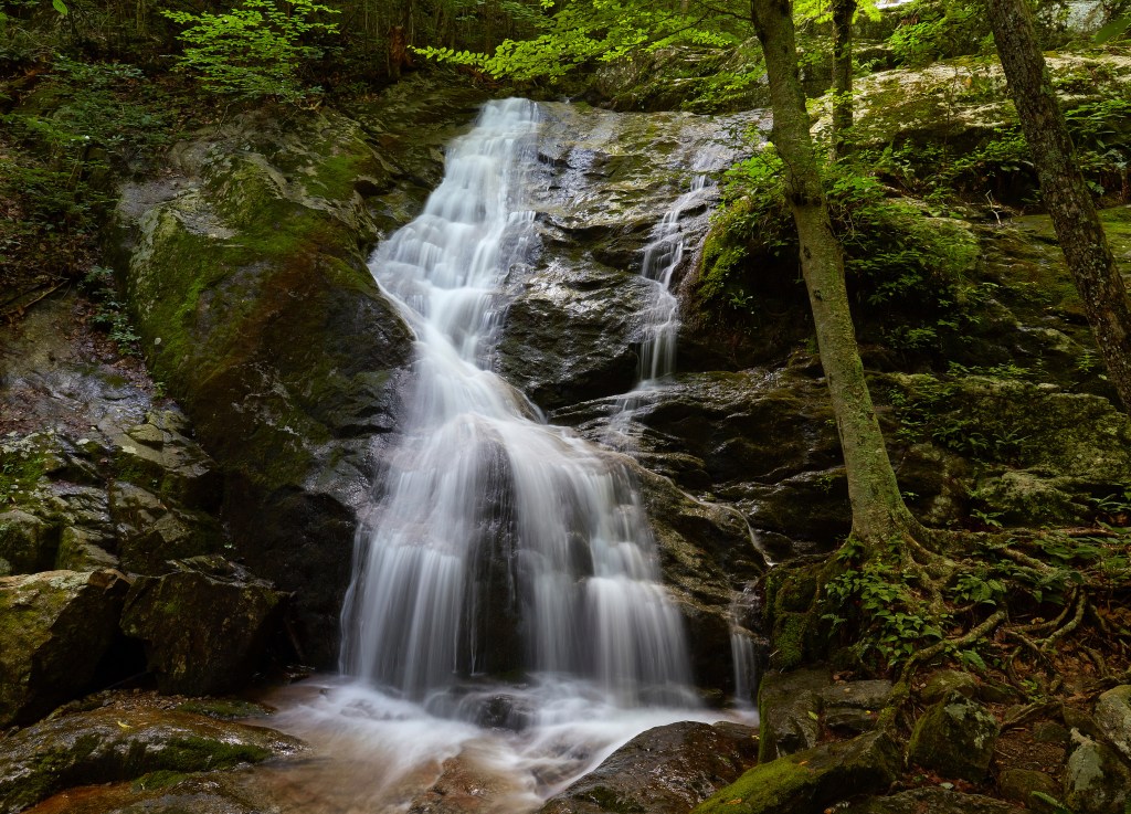 12 breathtaking waterfalls in Virginia (including several hidden gems)