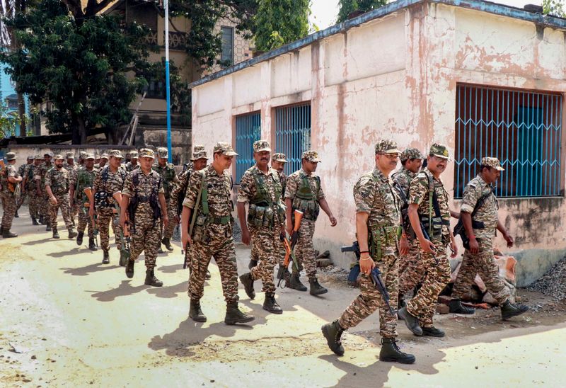 Days after shifting DGP, Election Commission appoints 5 DIGs in key ...