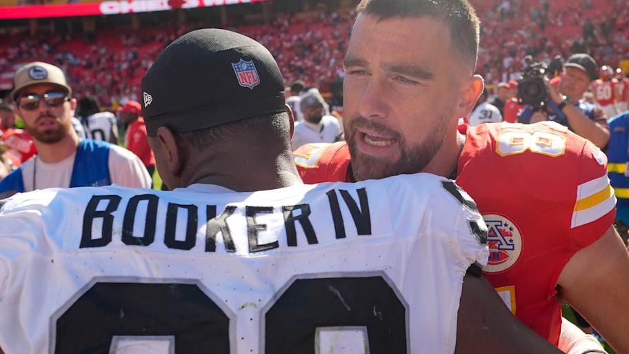 Grading the Raiders' re-signing of Thomas Booker IV