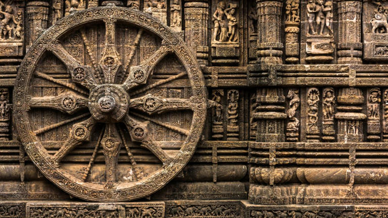 Indian history: Which dynasty built the Sun Temple at Konark?