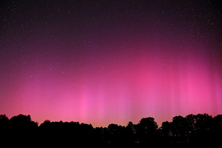 How to watch the northern lights from 25 states tonight as the Lyrid ...
