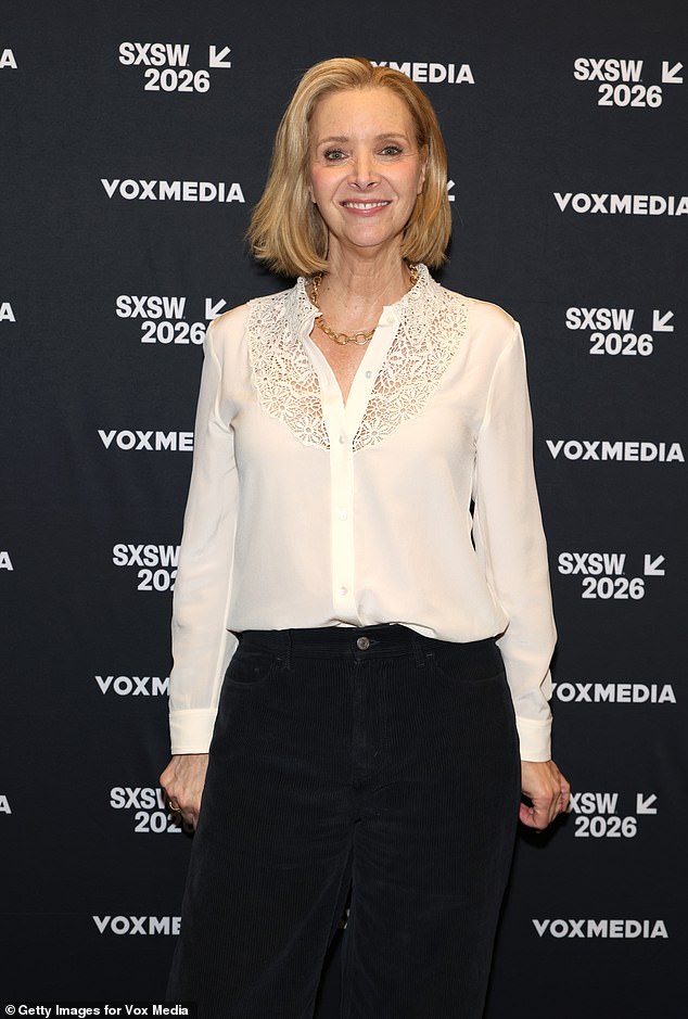 Lisa Kudrow, 62, reveals bizarre side effects from Botox as she swears ...