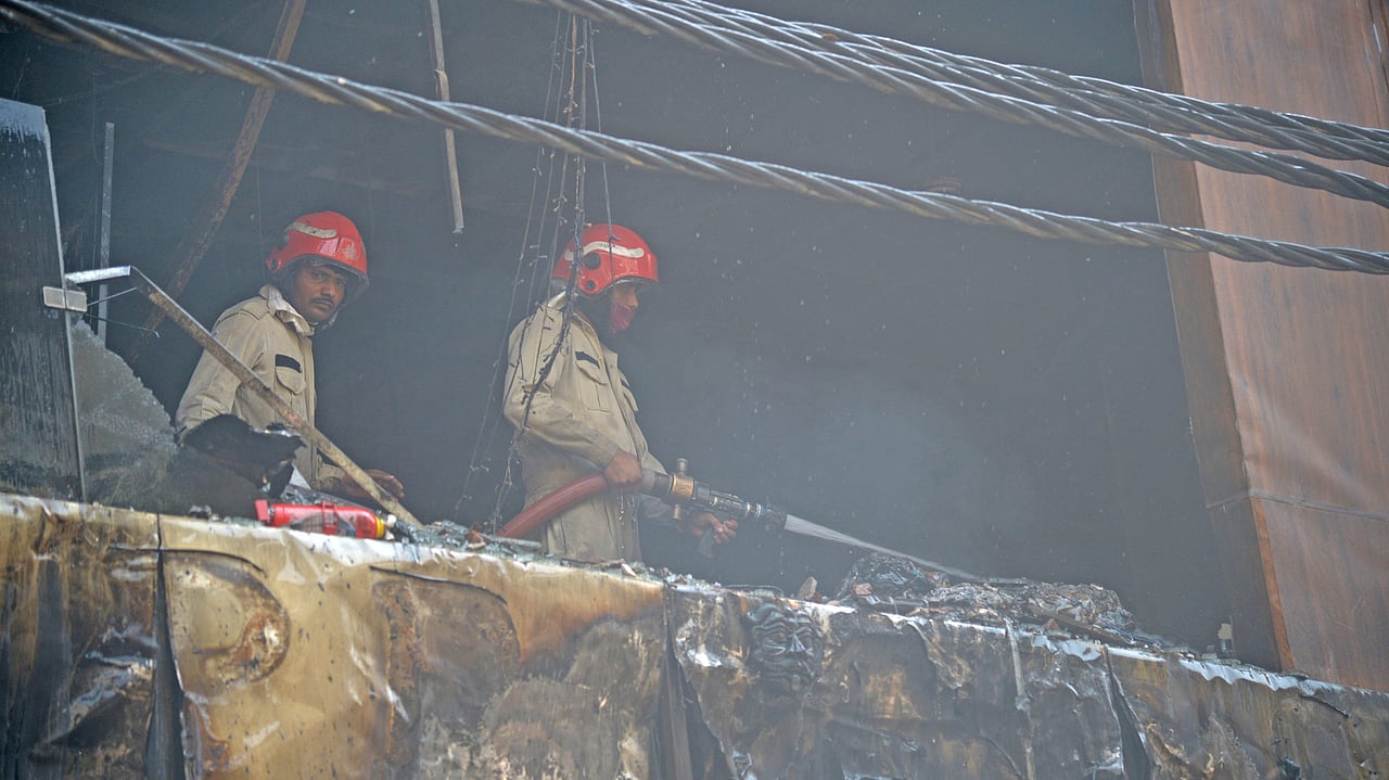 CM Rekha Gupta orders magisterial probe into building fire; announces ...