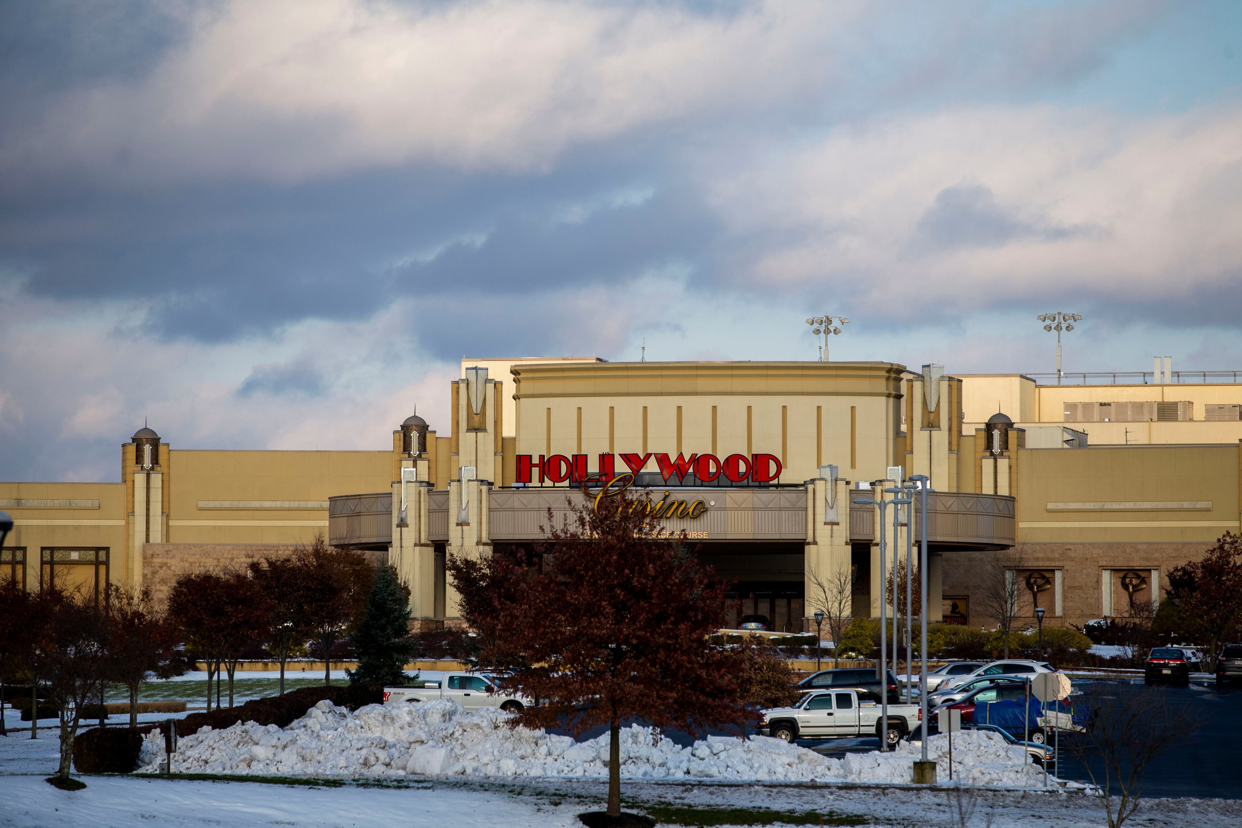 Hollywood Casino employee accused of stealing over $700K