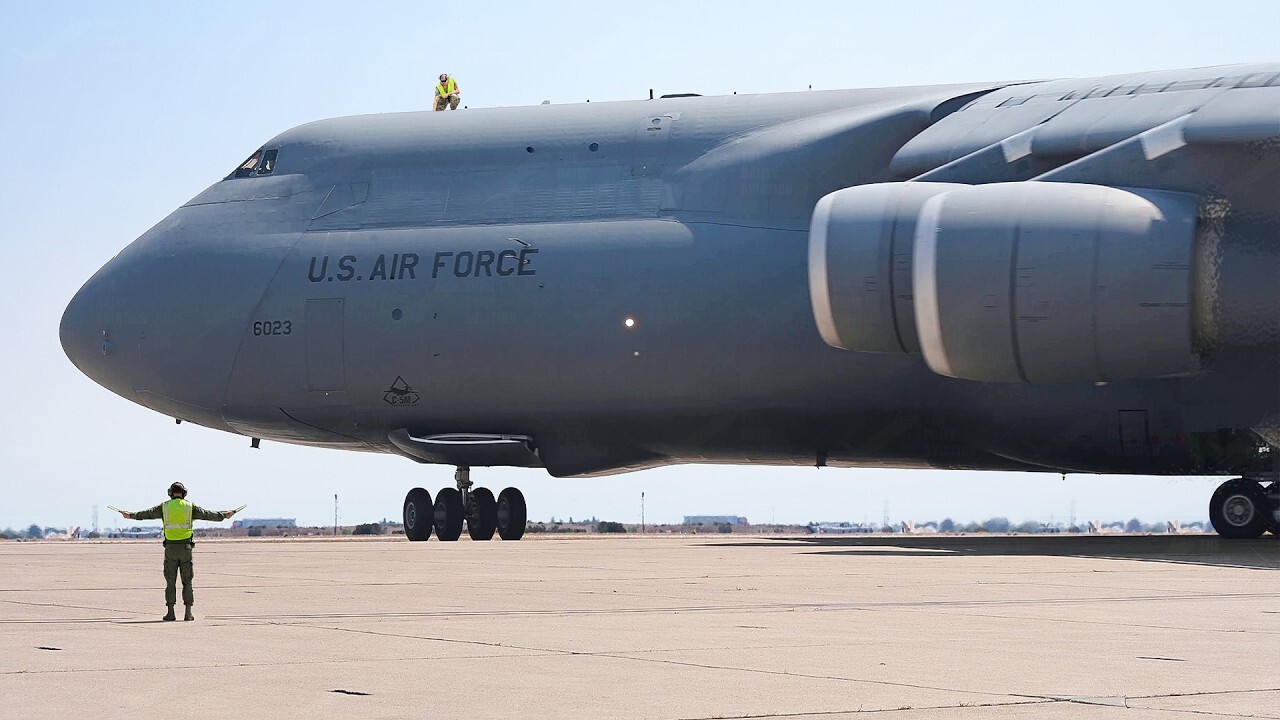 US Air Force’s largest-ever plane in action during intense flight ...