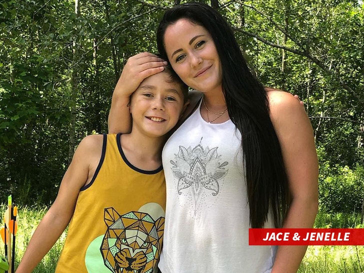 Jenelle Evans' mom makes frantic 911 call after Jace allegedly put gun ...