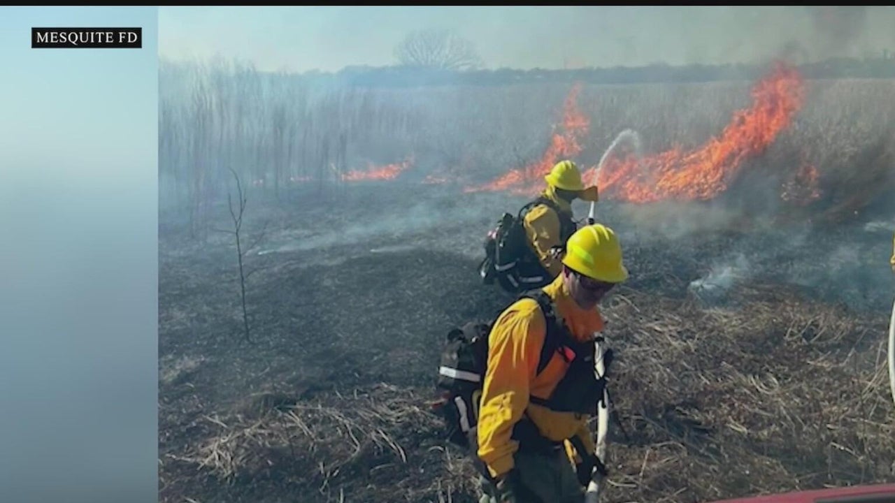 Mesquite firefighters take pack test for wildfire duty