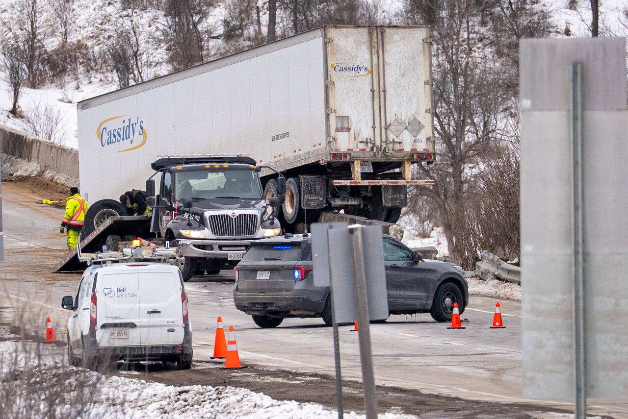 Transport-trailer collision causes fuel spill and halts traffic on Hwy. 17