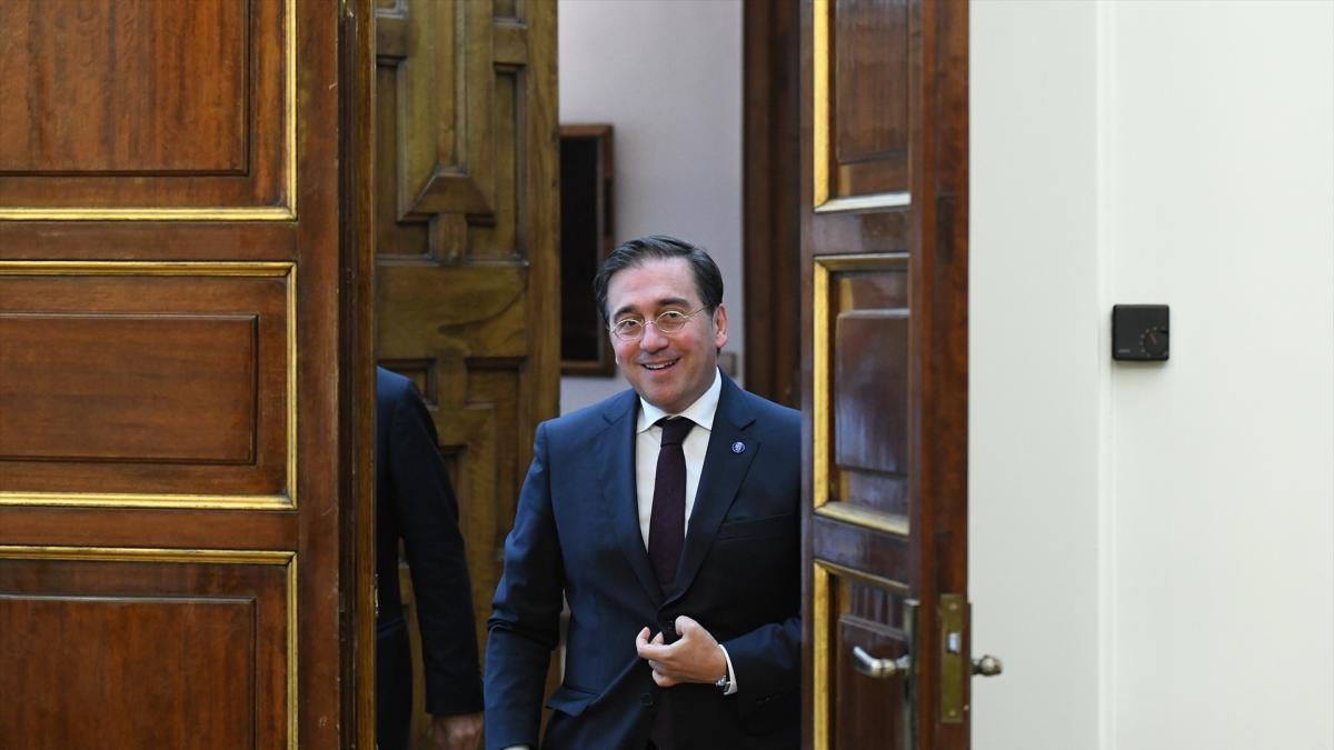 Exteriores gasta 840.000 € en tarjetas comedor para los funcionarios de ...