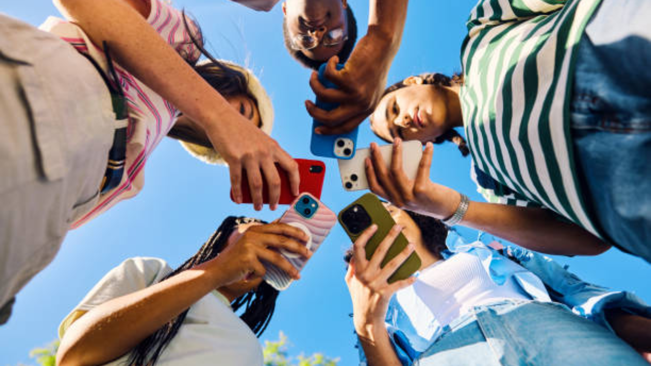 Social media causing substantial harm to the mental health of ...