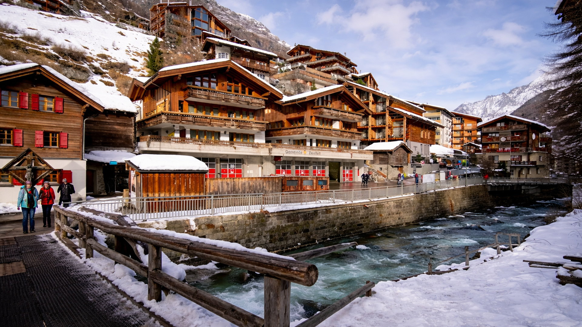 Passeio pelo rio em Zermatt, vila alpina suíça coberta de neve (4K)