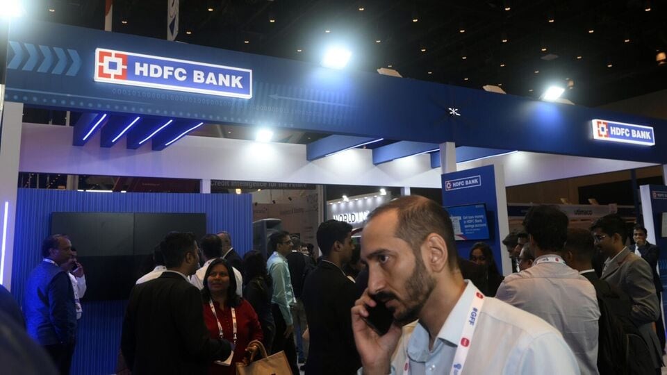 HDFC Bank share price crash wipes off ₹1 lakh crore in market cap ...