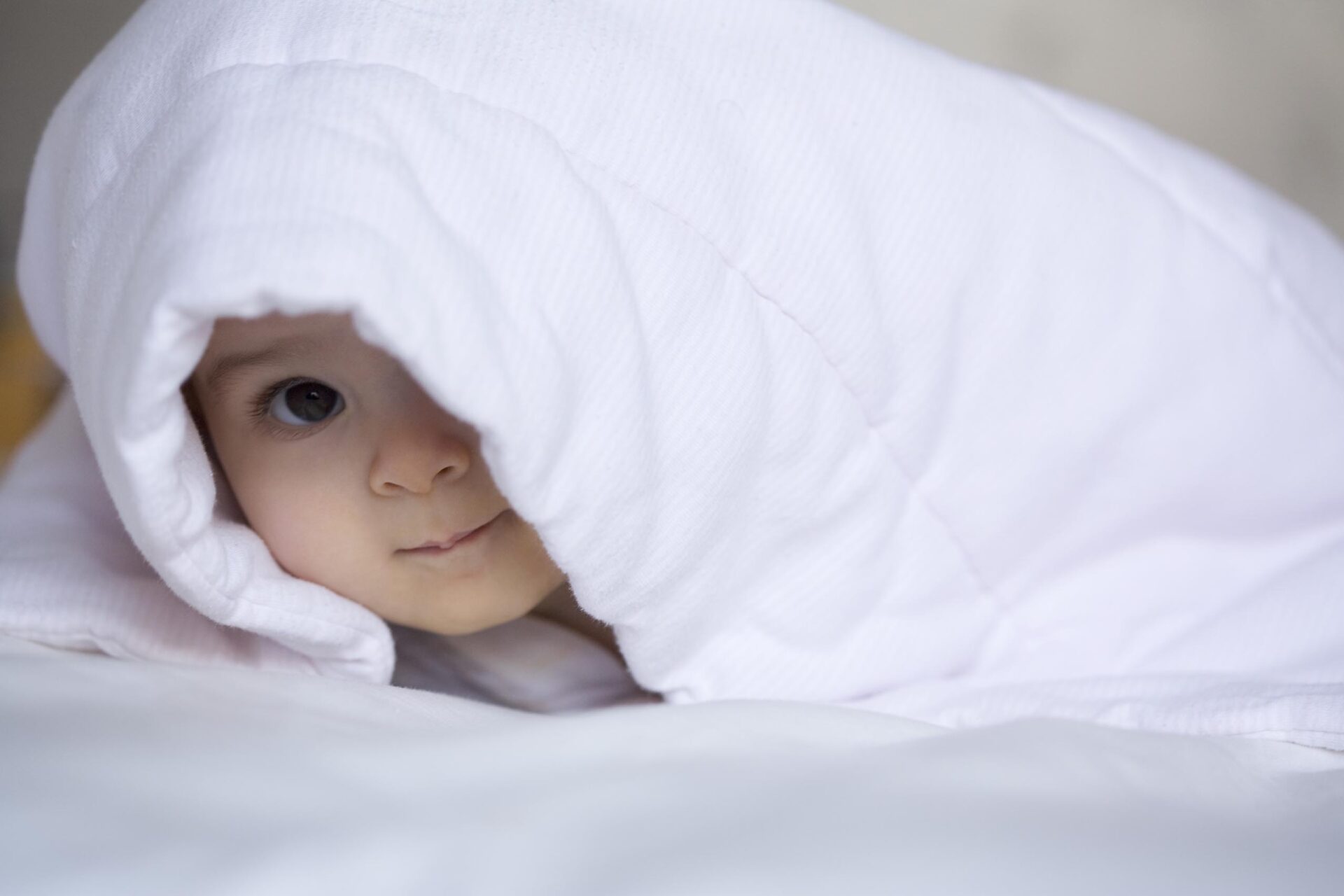 Babies are capable of deceiving their parents before they turn one year old