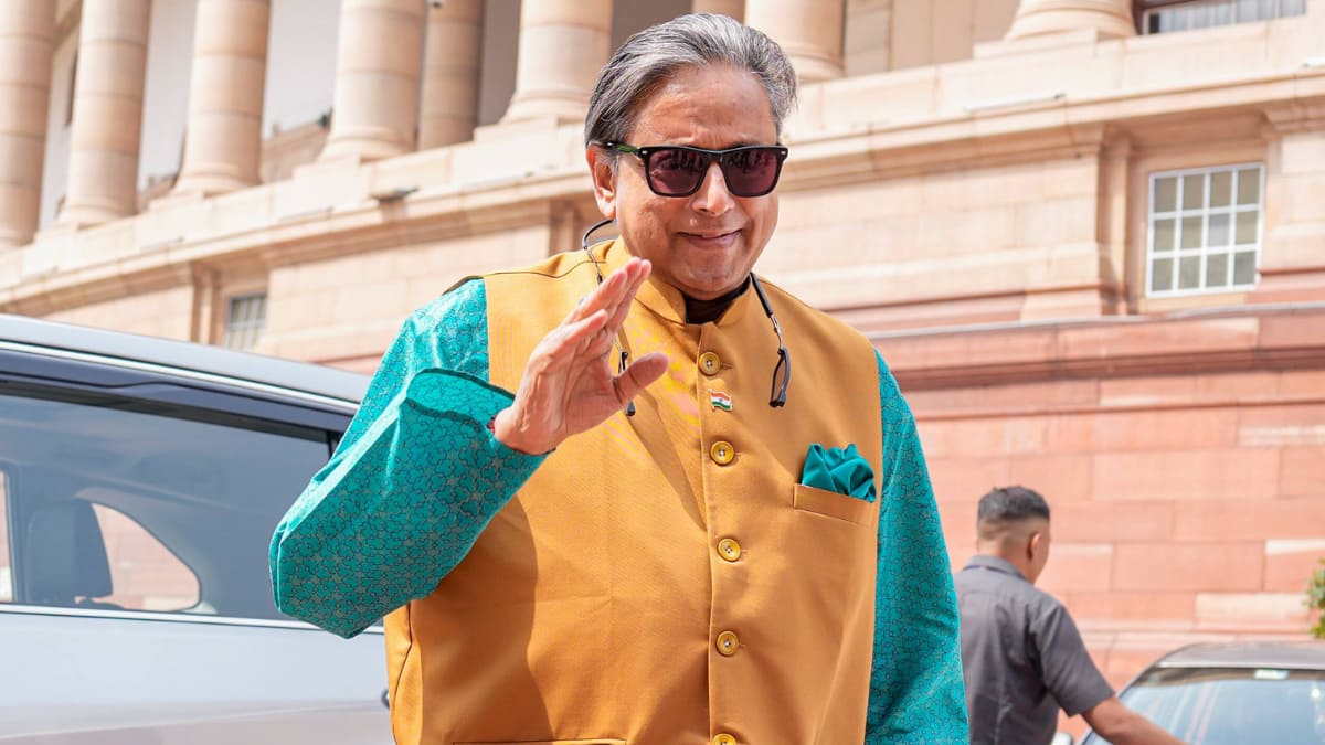 'What PM has said is right': Tharoor backs Modi over Trump meet; BJP ...
