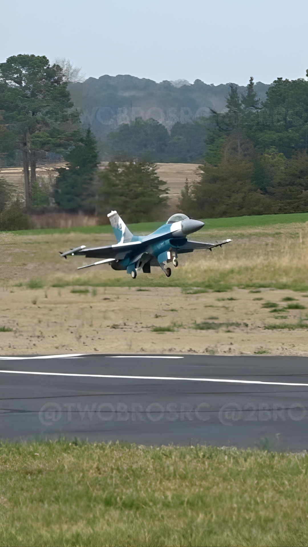 F-16C Viper touch and go operations and techniques