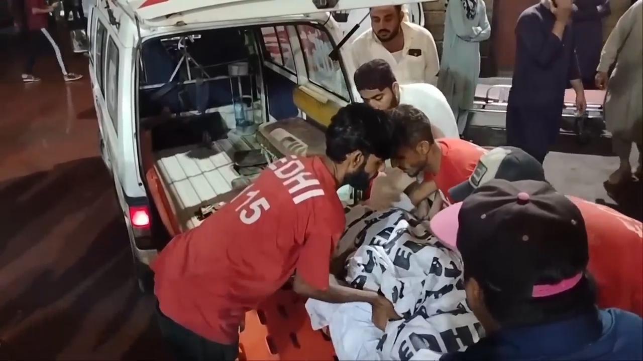 Thunderstorm lashes Pakistan’s largest city, Karachi, causing deaths