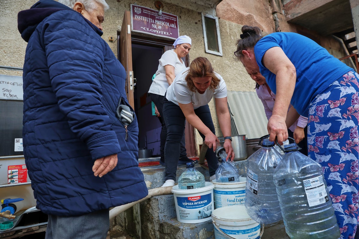 Major pollution leaves locals without water following Russian attack