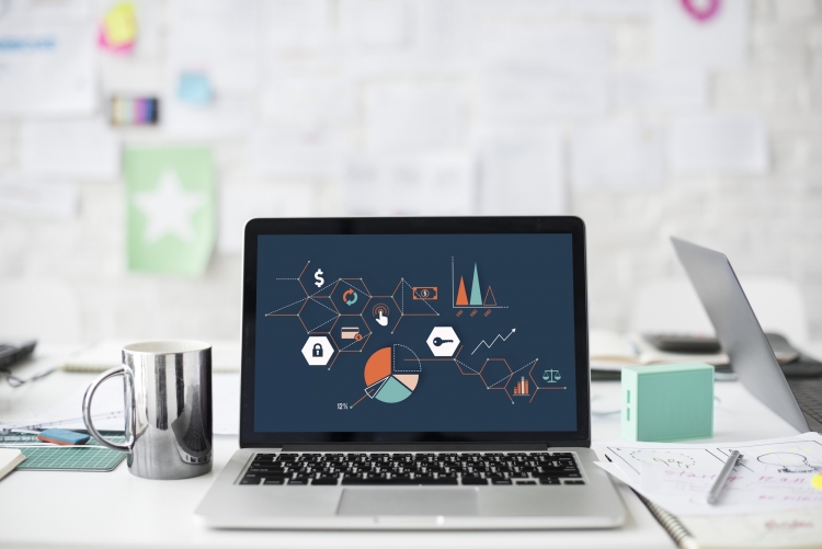 Stimulating creativity in human-machine teams