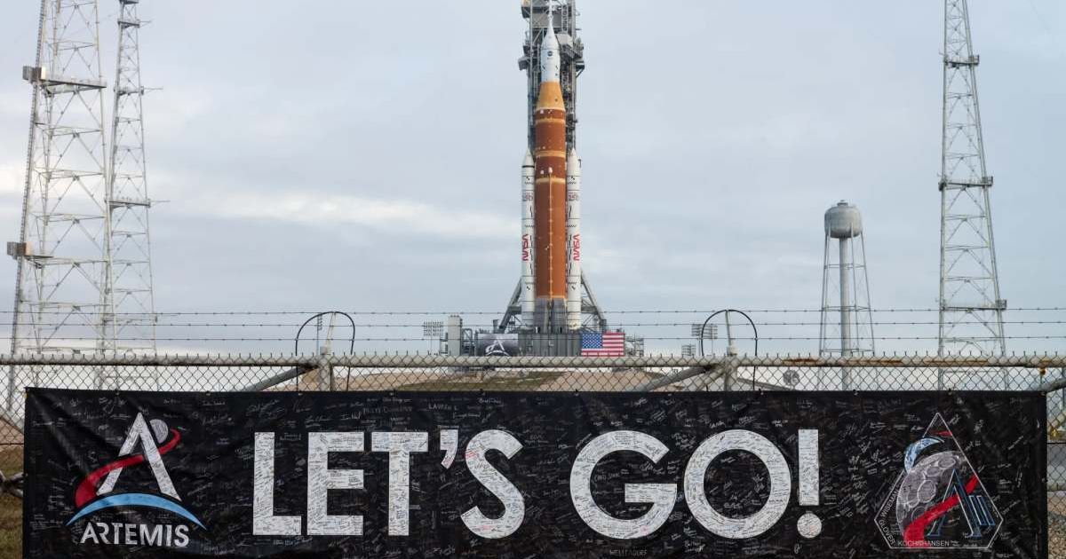 Artemis II: NASA decides to roll out SLS rocket to launchpad tonight ...
