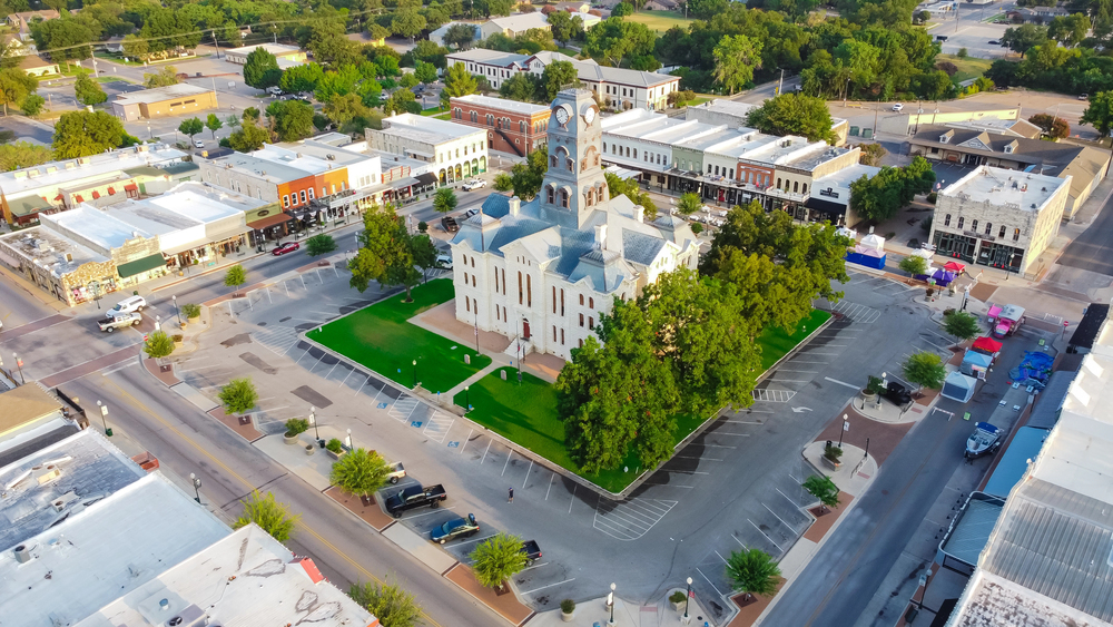 17 US towns where the downtown is the main attraction