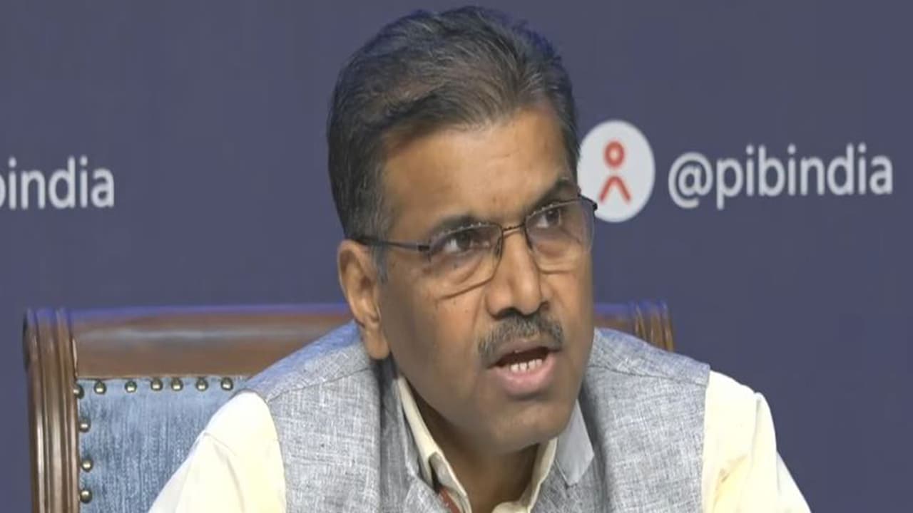 611 Indian sailors on 22 vessels near Strait of Hormuz safe: Ministry
