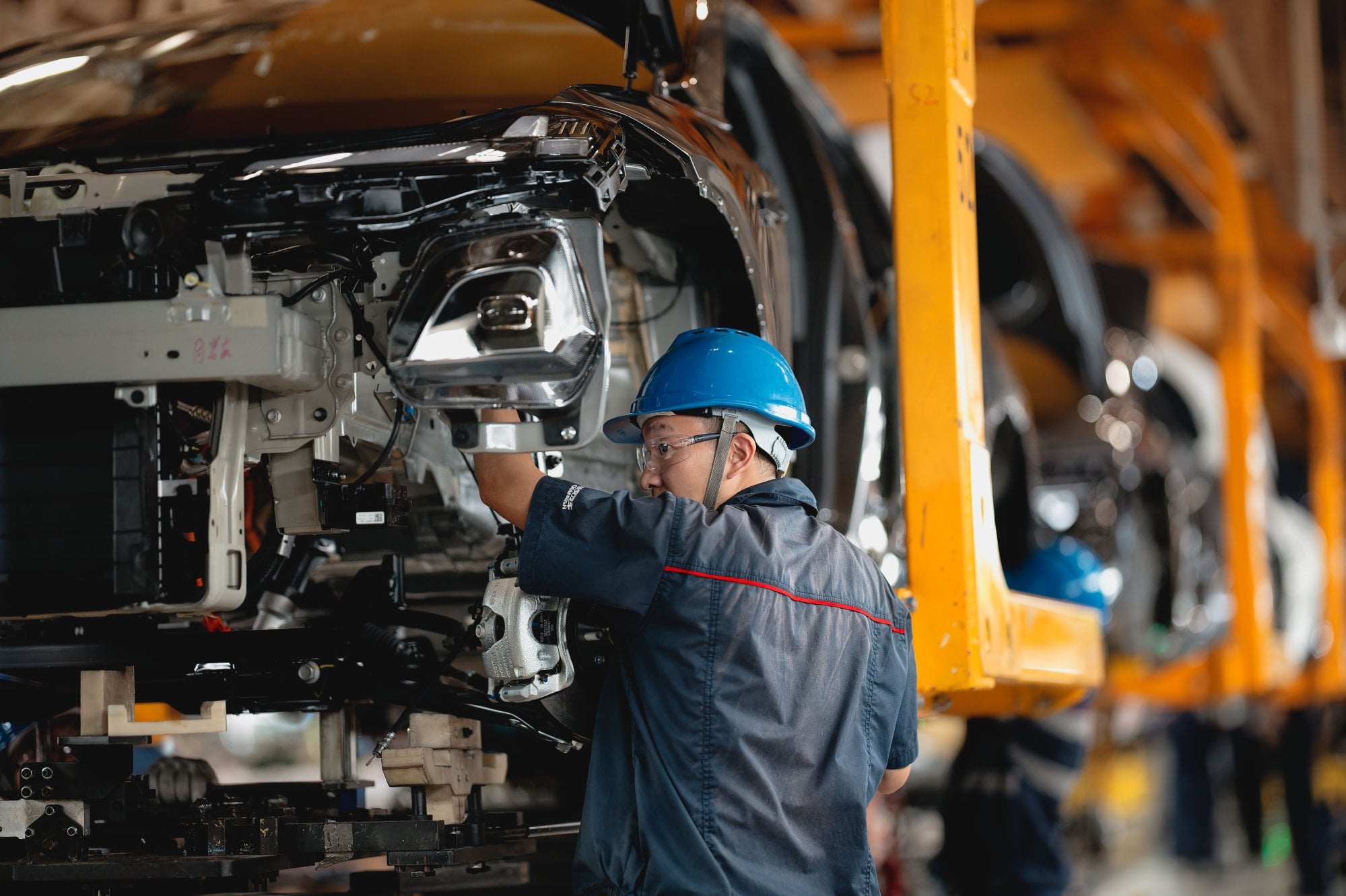 China presses EV makers to end price war and focus on innovation as ...