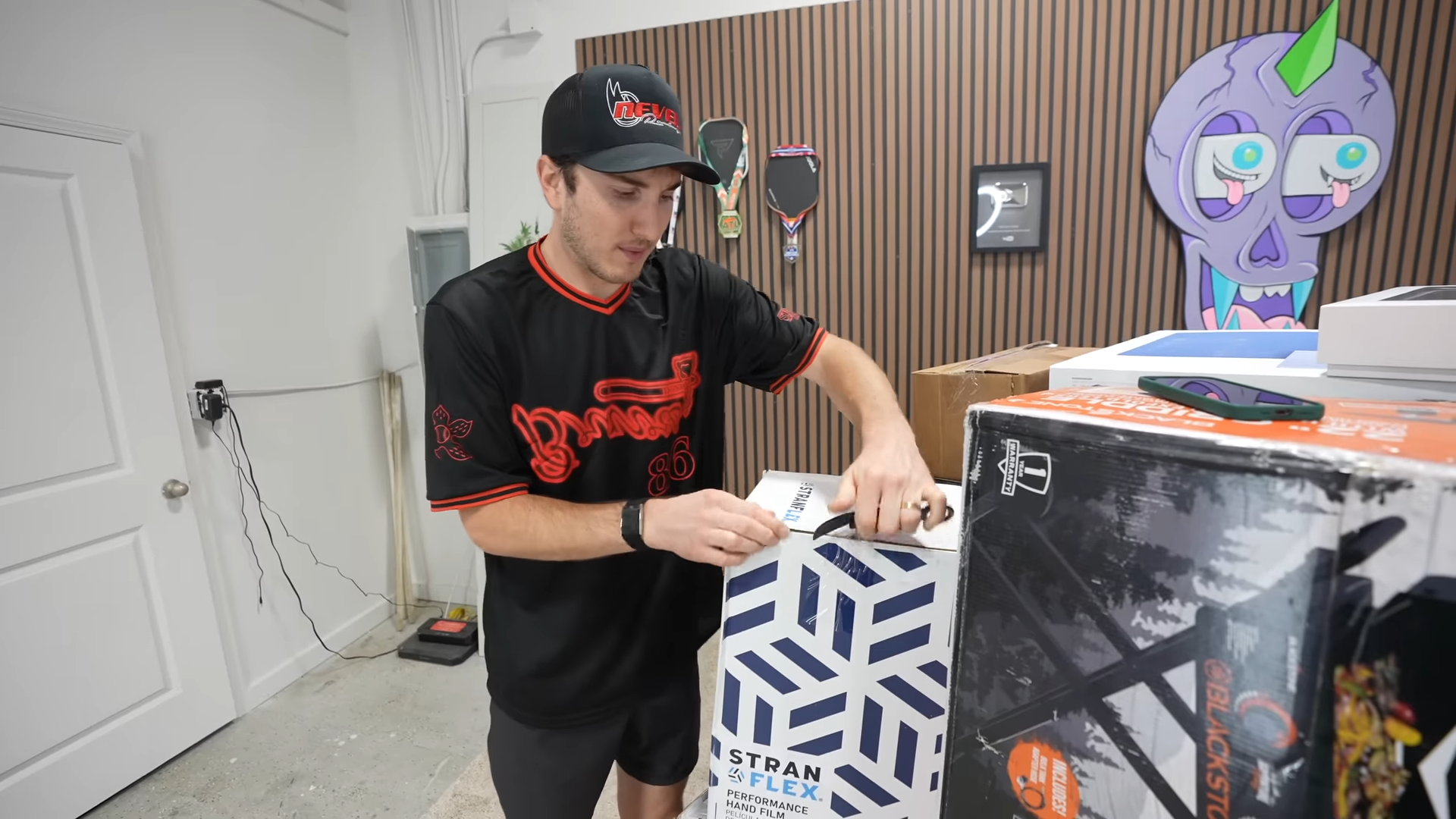 Can this $1,300 Apple return pallet turn into a $16,000 profit?