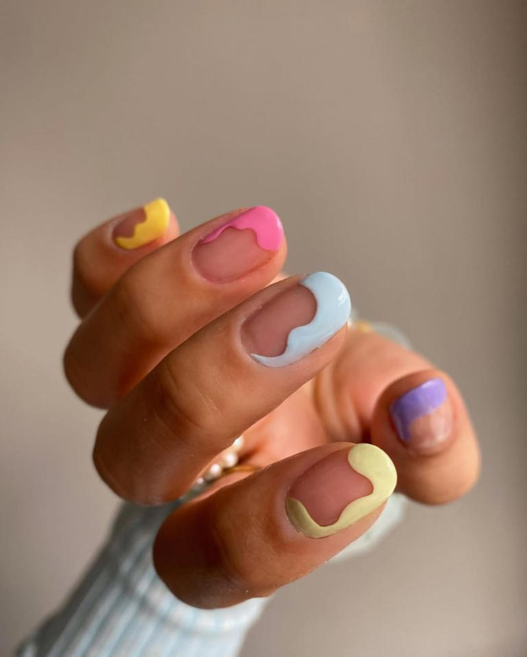 5 παστέλ nail arts που θα σε βάλουν από τώρα σε πασχαλινό mood