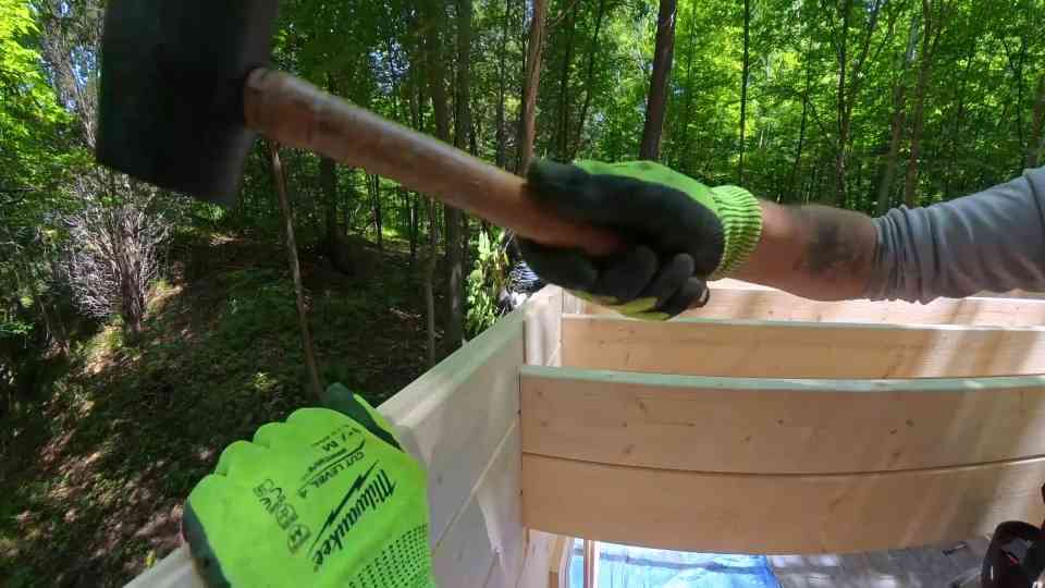 3 days to build an off-grid cabin