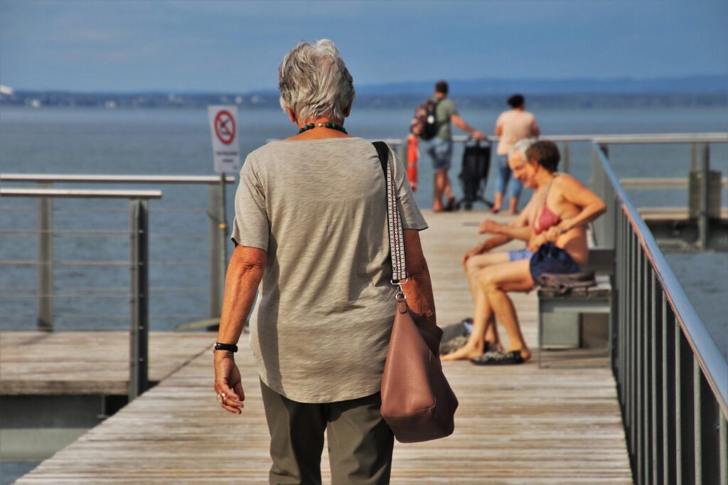 30 social etiquette rules boomers wish would come back