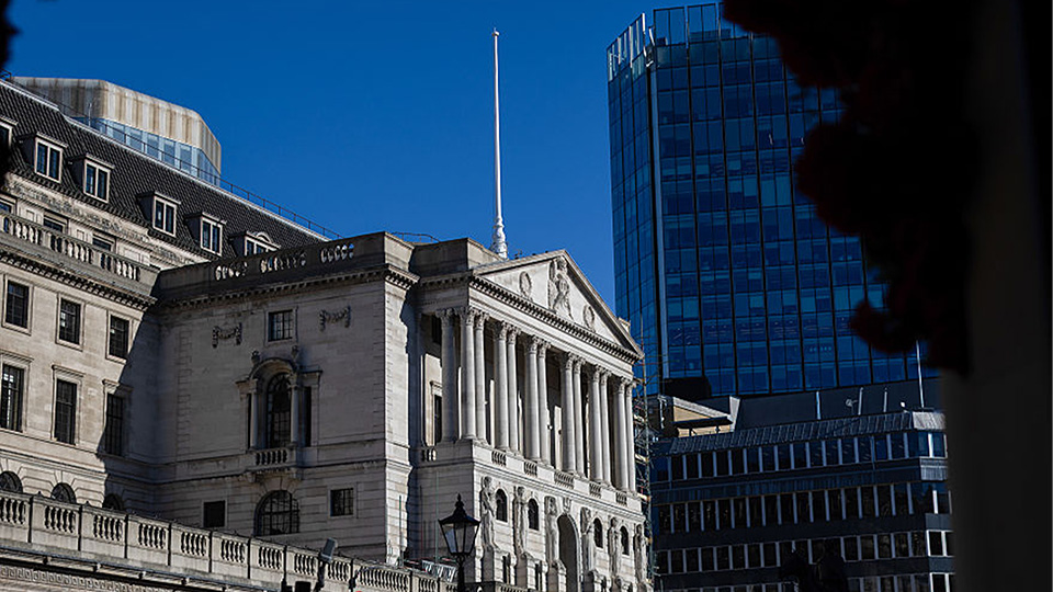 BOE votes 9-0 to keep rates on hold