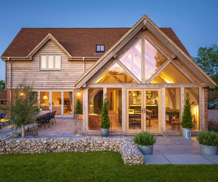 How to successfully add an oak frame extension to your home